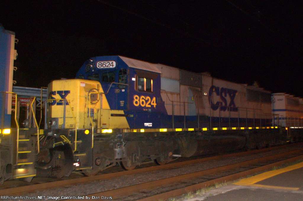 CSX SD50-2 8624 trails on Q410-31